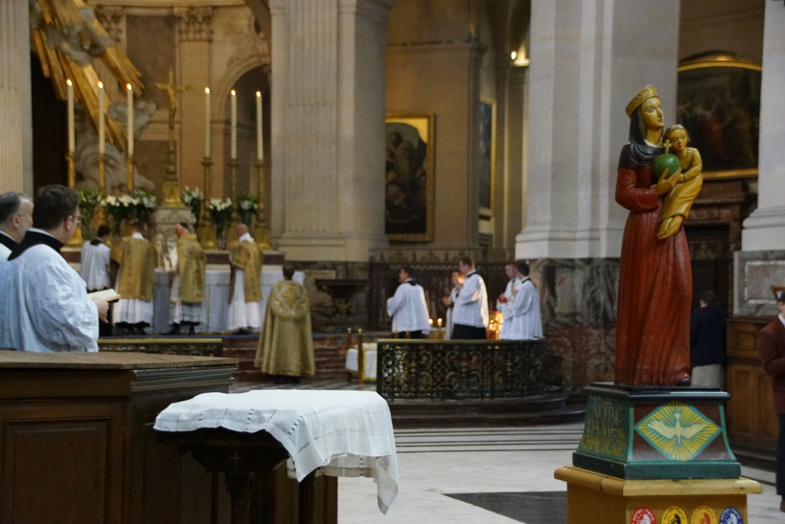 Quelques photos de la messe du 40e anniversaire de Notre-Dame de ...